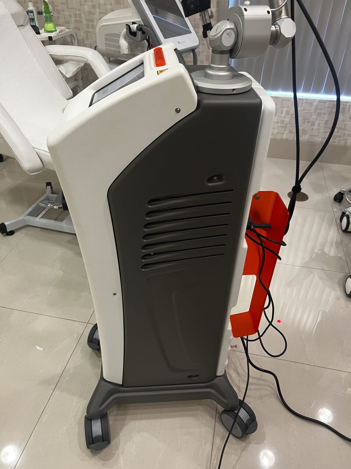 2019 Deka Cartessa Smartxide Tetra CoolPeel Co2 with HiScan Dot Scanner ...