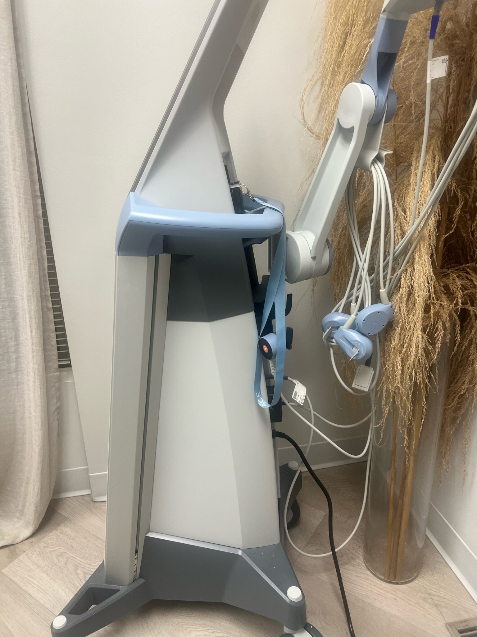 2022 BTL Emface HIFES - High-Intensity Facial Electromagnetic ...