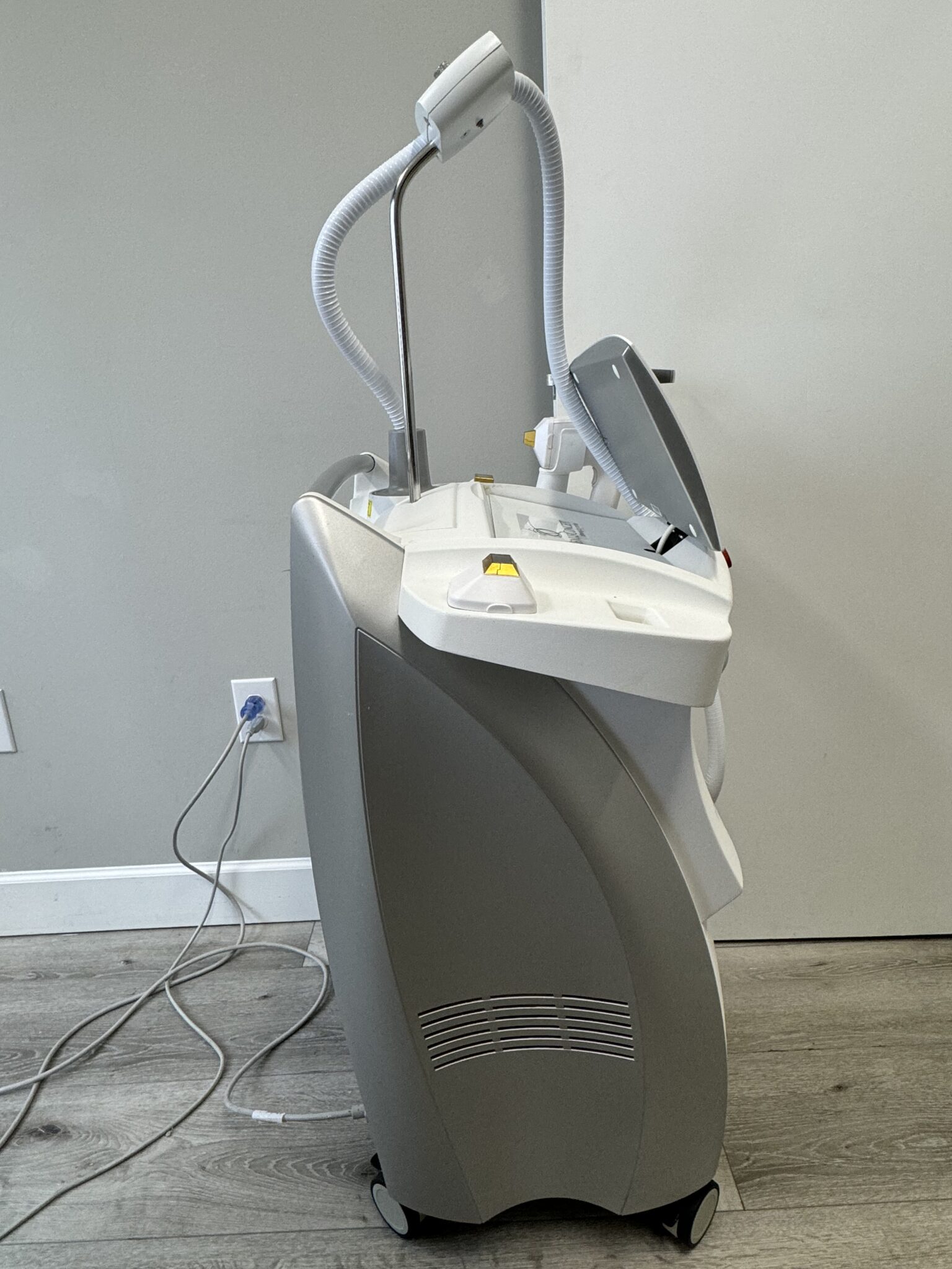 2020 Venus Concepts Venus Velocity 800nm Diode Hair Removal with ...