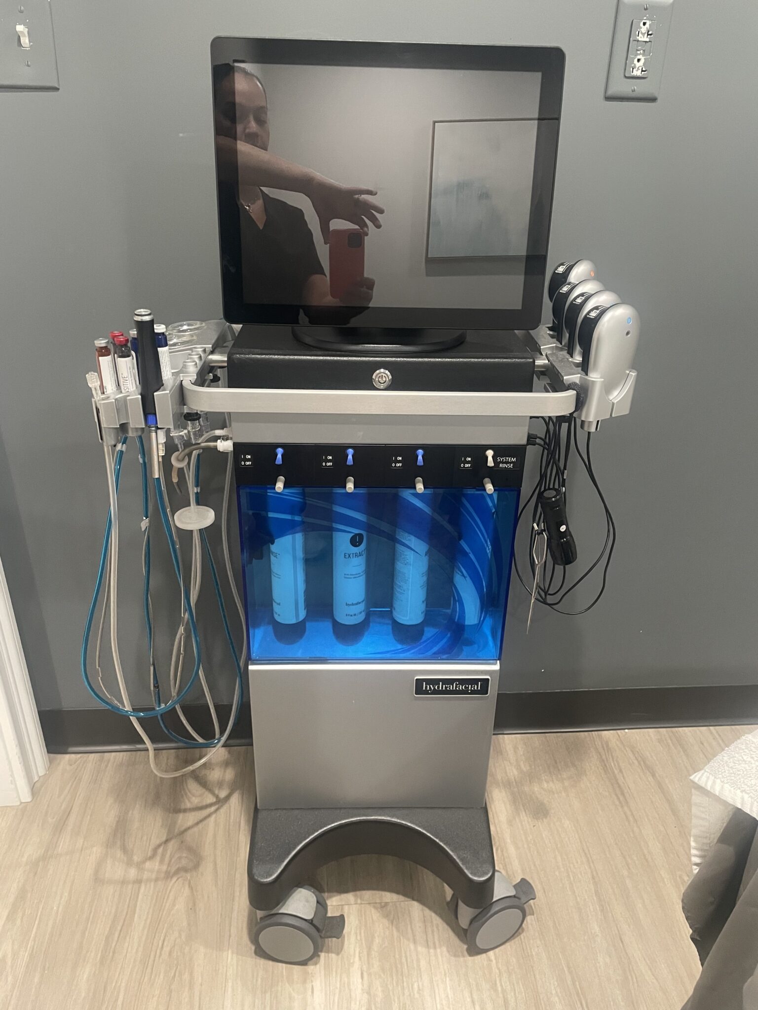 2021 Edge Hydrafacial MD Elite Facial System - with Handpiece, (4 ...
