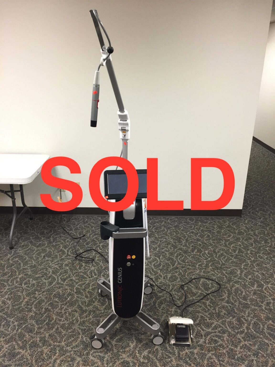 2022 Lutronic Genius RF Microneedling Radio Frequency Device - DOES NOT ...