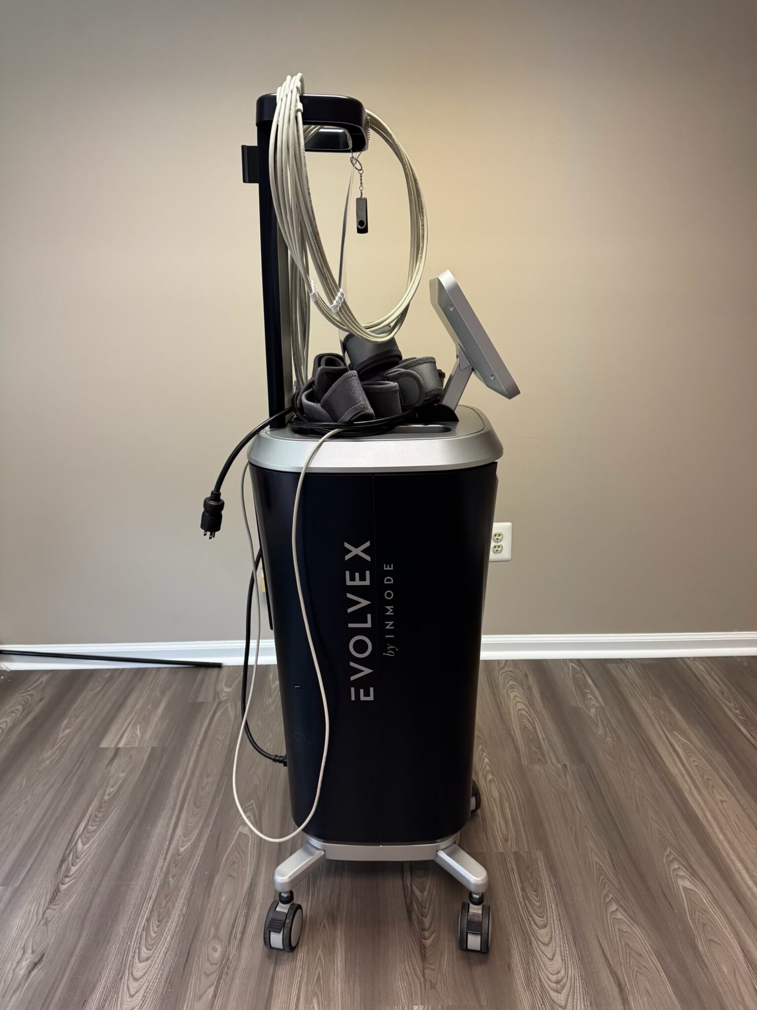 2023 Inmode EvolveX - w/ TITE, TRANSFORM, & TONE - HANDS FREE Radio ...